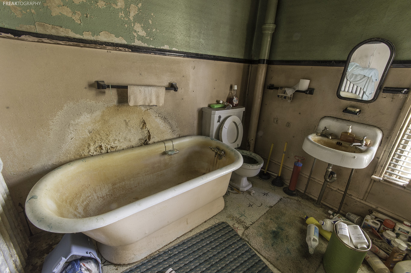 Abandoned Houses | Abandoned Photography | Creepy Photography