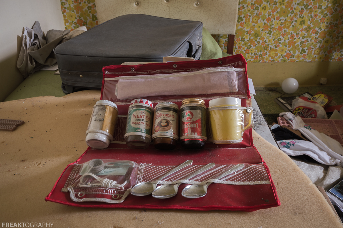 Some kind of old coffee/tea picnic set found in an abandoned house (OC ...